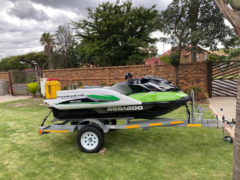 Robbers 'ski' their way into Ben Fleur and set course with a jet ski on ...