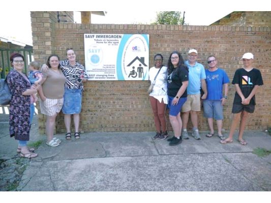 Volunteers from a local church spread the love at Immergroen Old Age ...