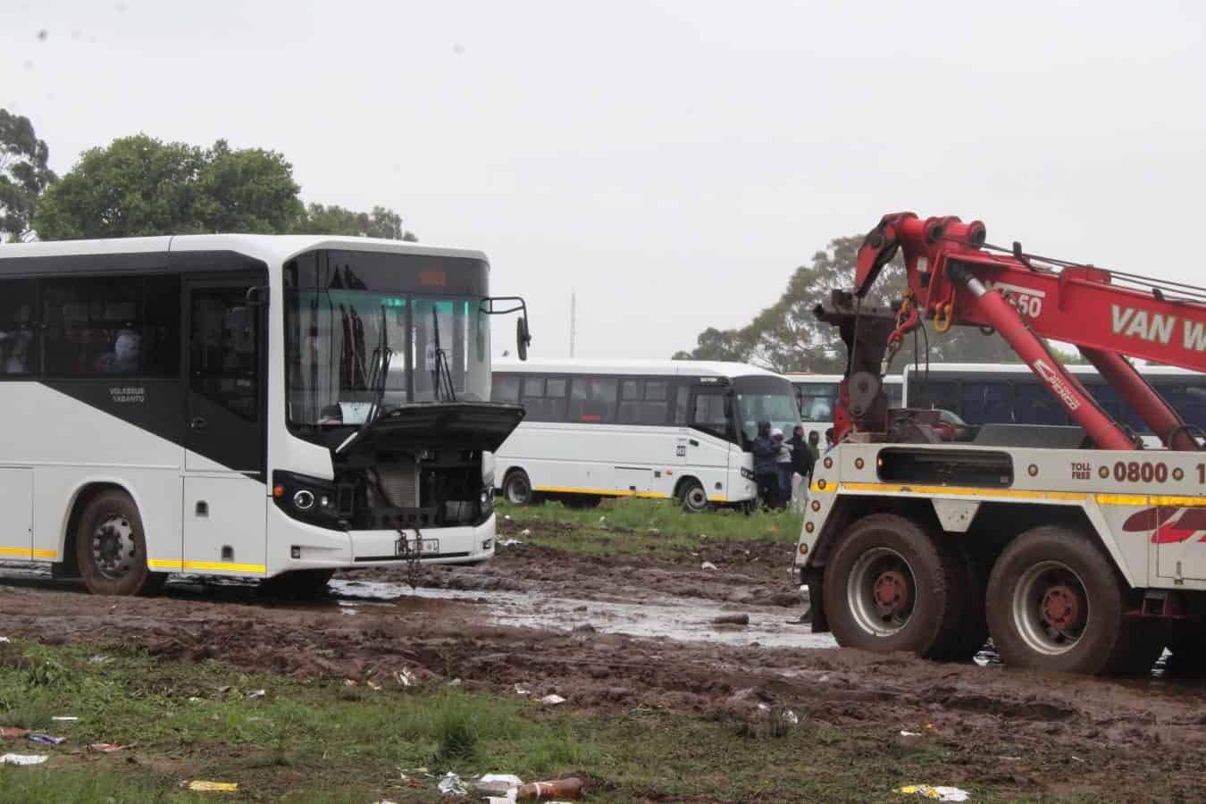 Heavy rainfall leaves over 30 buses stranded at Puma Stadium | Witbank News
