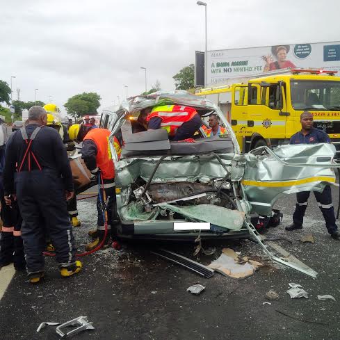 23 schoolchildren injured in horrific taxi and bus crash | Rising Sun ...