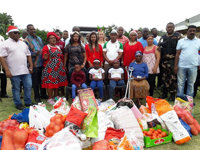 Police officers give the gift of hope to underprivileged family ...
