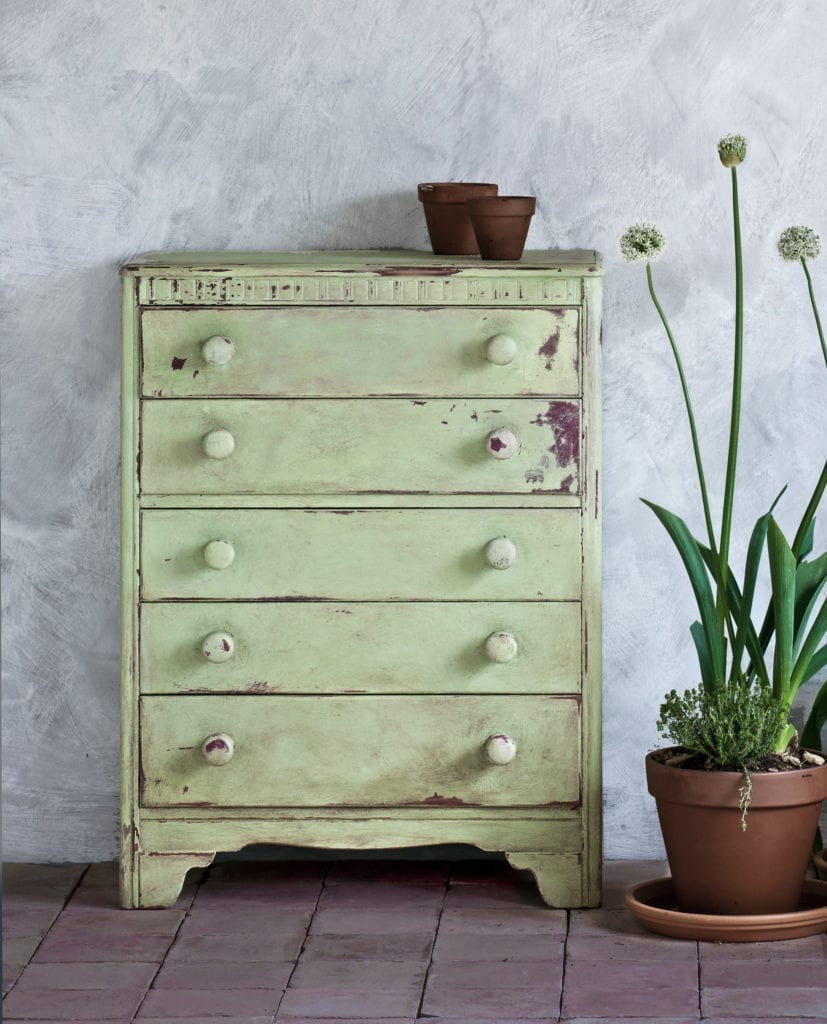 DIY Saturday: How to create a two-colour distressed paint effect ...
