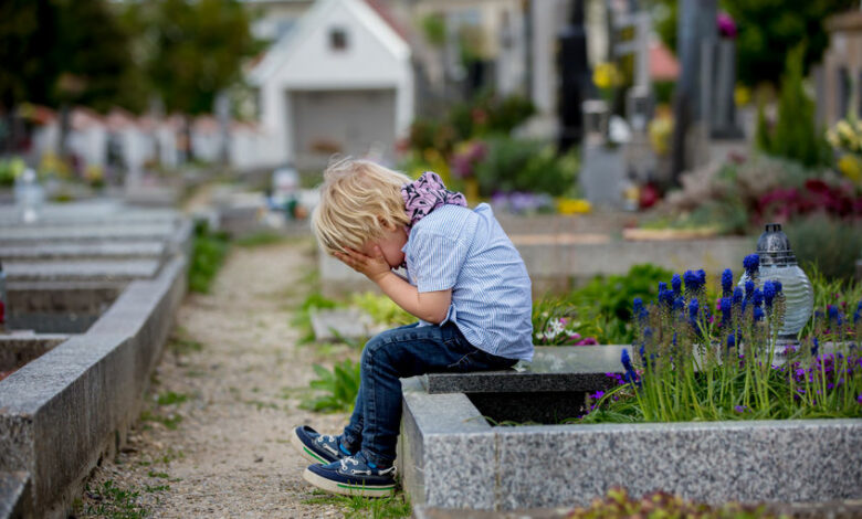 How to help your child cope with the death of a grandparent | Rising ...