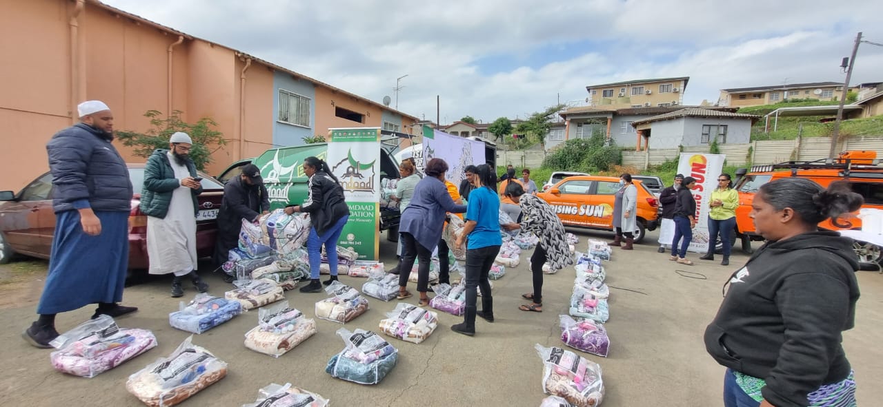 PICS: Rising Sun and Al-Imdaad Foundation spread winter warmth in ...