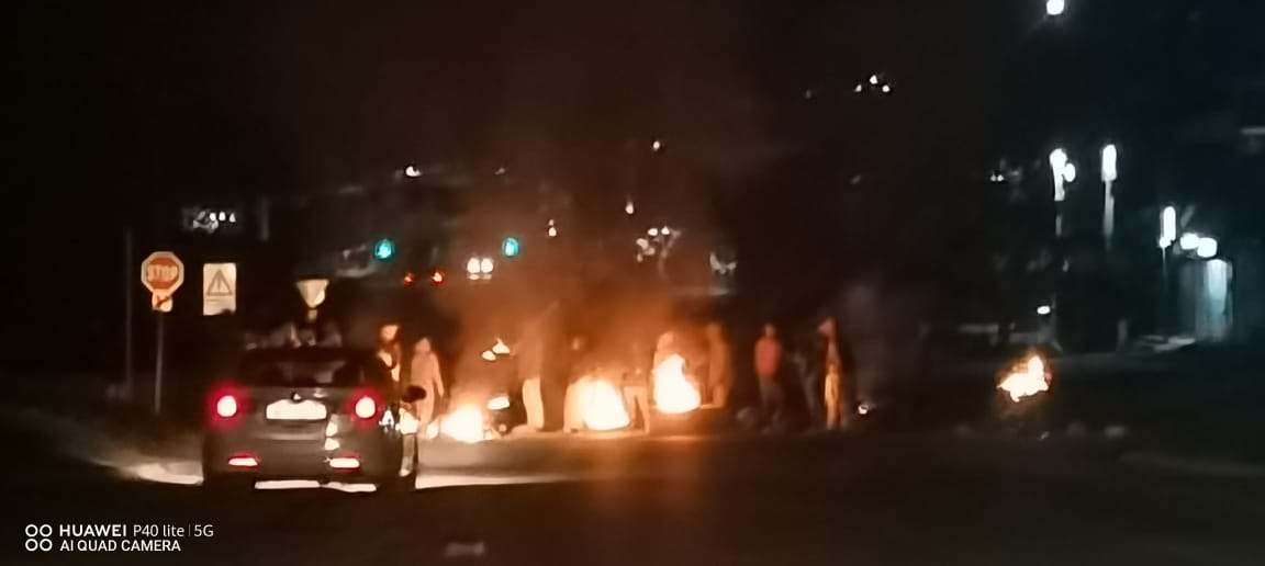 PICTURES AND VIDEOS: Umzinto shut down by protestors | Rising Sun ...