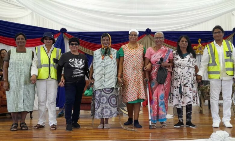 Seniors create fond memories at annual Christmas party | Rising Sun ...