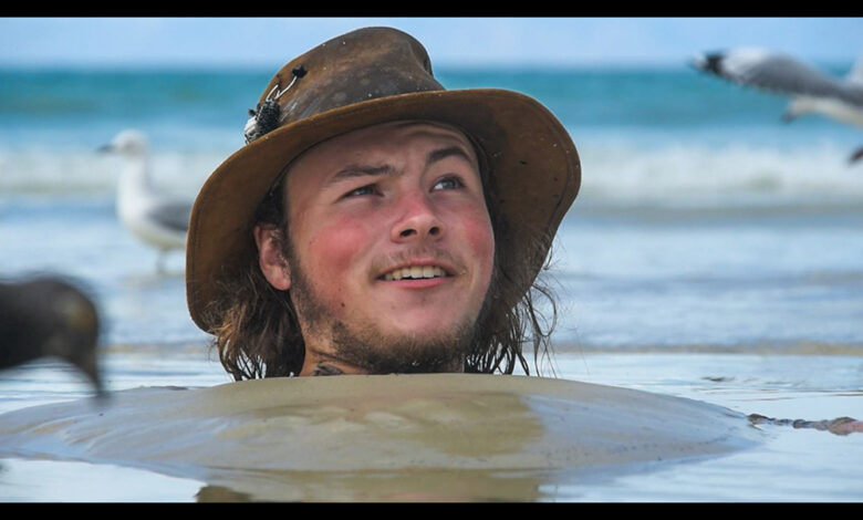 VIDEO: Adventurer and wildlife filmmaker comes face-to-face with ‘City ...