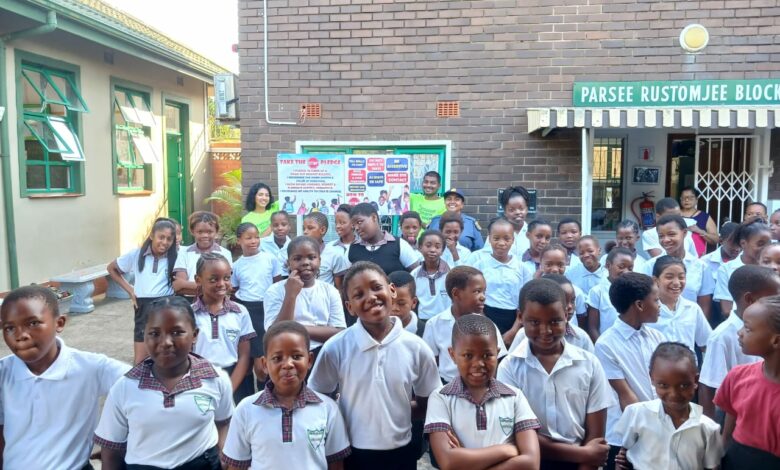 Pupils welcome Tongaat SAPS with great enthusiasm | Rising Sun Newspapers