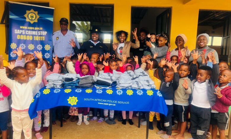 Verulam police officers embark on giving back | Rising Sun Newspapers