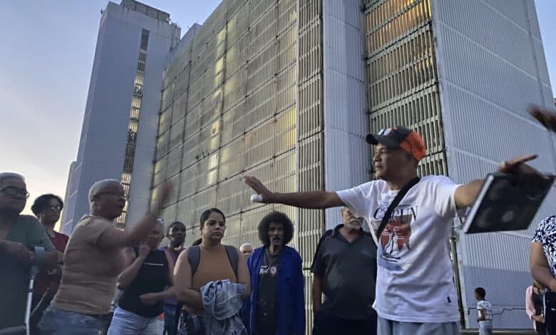 Residents demand action after months without water supply | Rising Sun ...