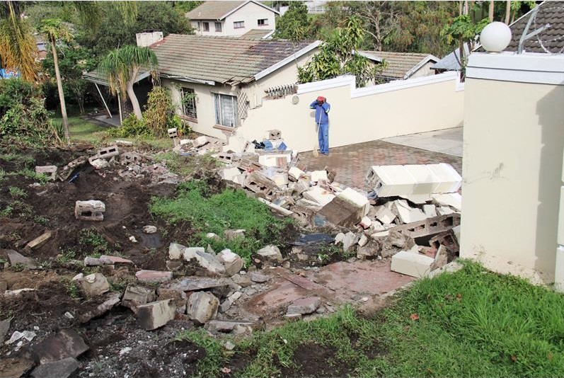 SAPS investigate culpable homicide case after Pinetown truck accident ...