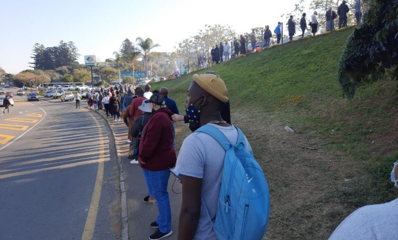 Long queues as malls open their doors - LNN - Vaalweekblad