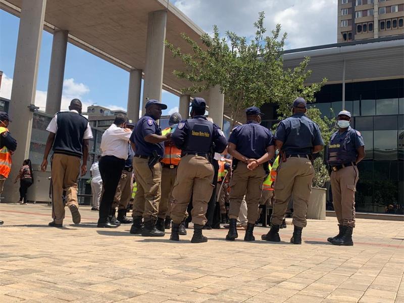 Watch: Tshwane officers arrested after video asking for R1 000 bribe surfaces - LNN - Berea Mail