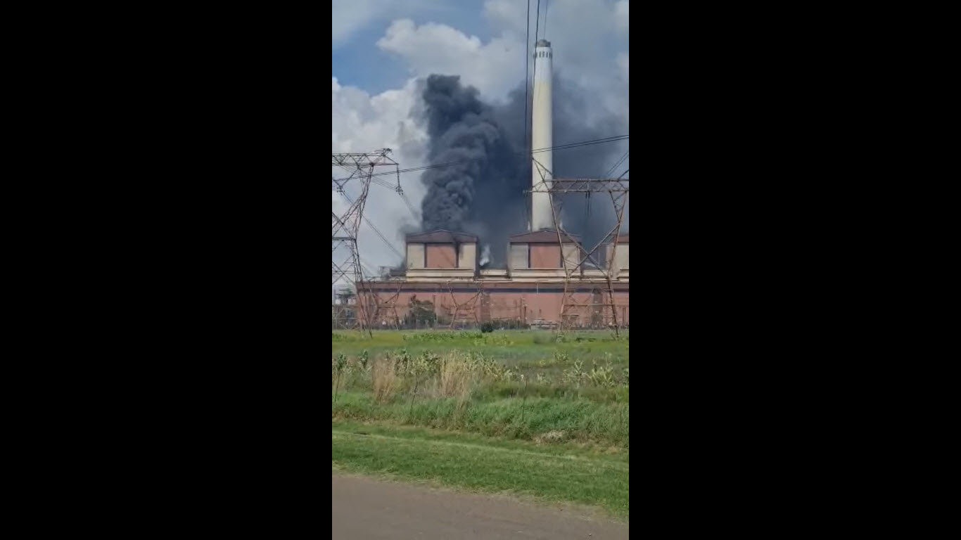Matla Power Station suffers damage after a suspected fuel leak - LNN ...