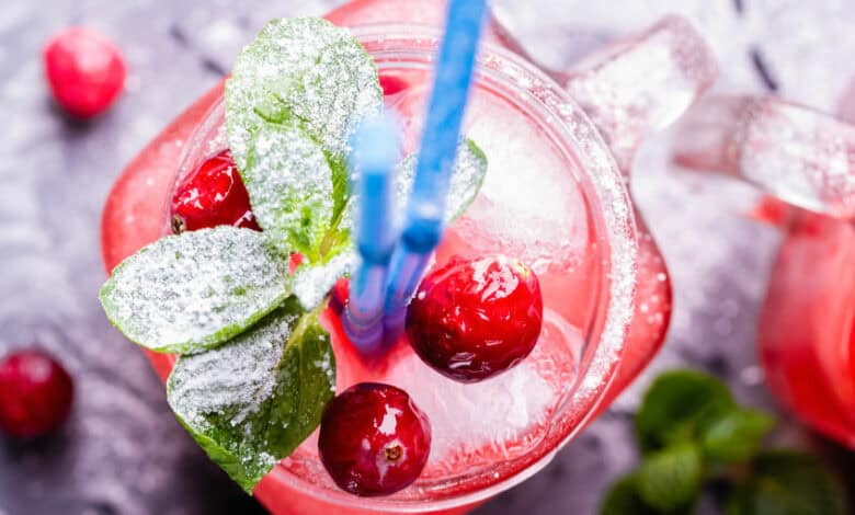 Perfect cranberry Cosmopolitan cocktail | Network News