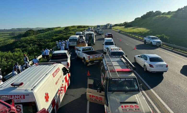 Toddler among 9 dead in KZN N2 bus crash - LNN - Network News