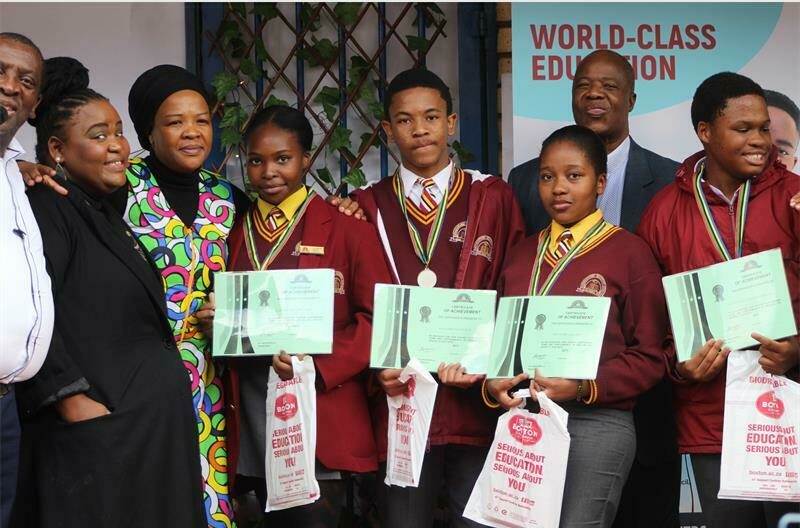 Emshukantambo Secondary School hosts awards ceremony | Soweto Urban