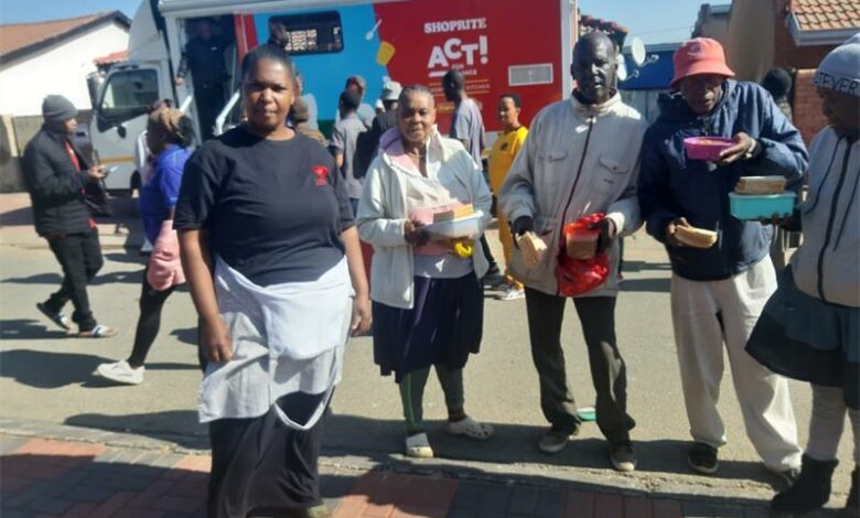 Community partnership fights hunger in Orlando East | Soweto Urban