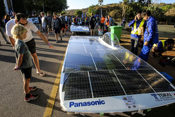 The fourth day of the Sasol Solar Challenge saw the eleven teams ...
