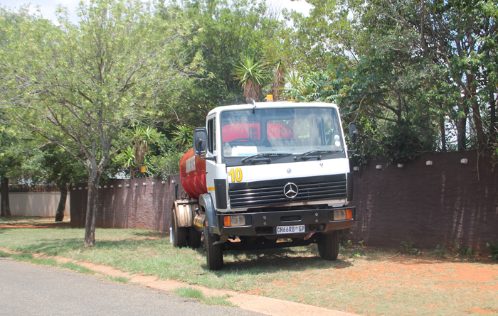 New twist to story of water truck filling swimming pool | Carletonville ...