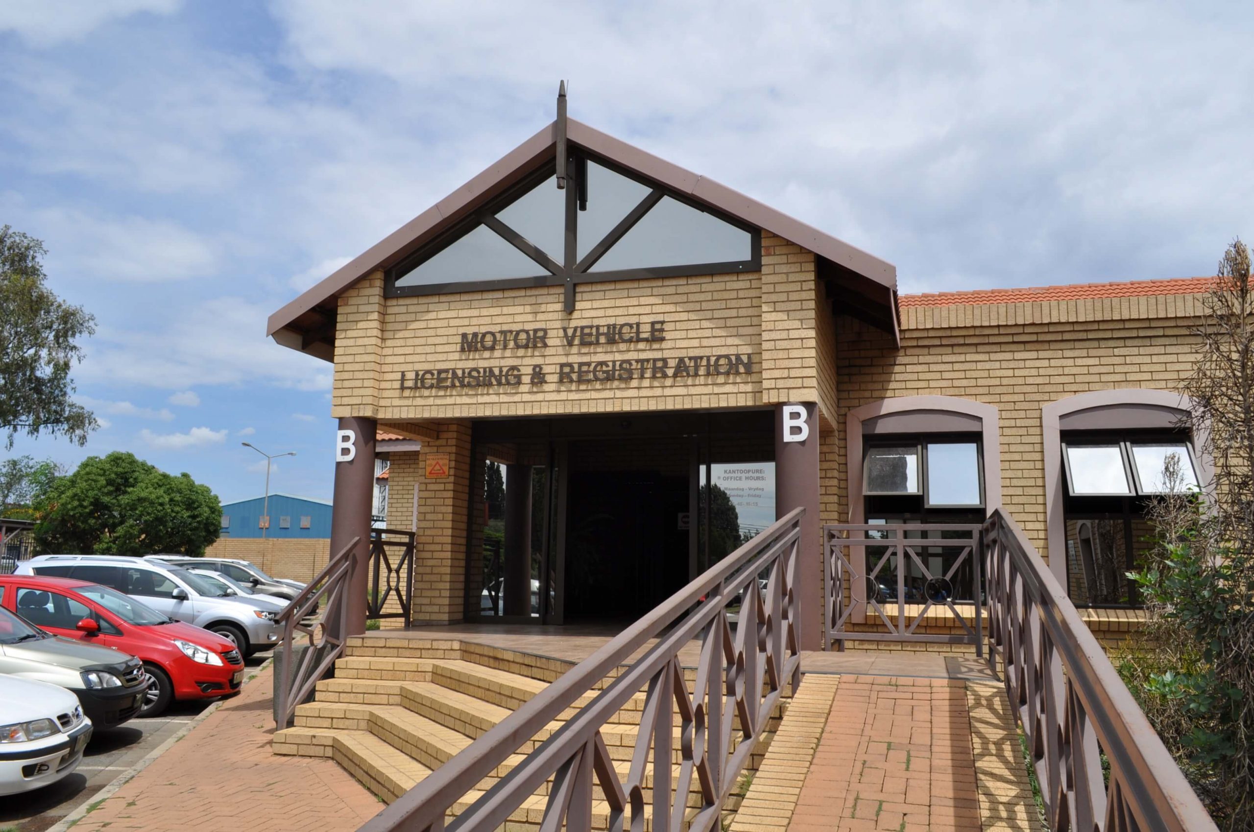 Voertuigregistrasie en -lisensie-afdelings in Potchefstroom weer oop ...