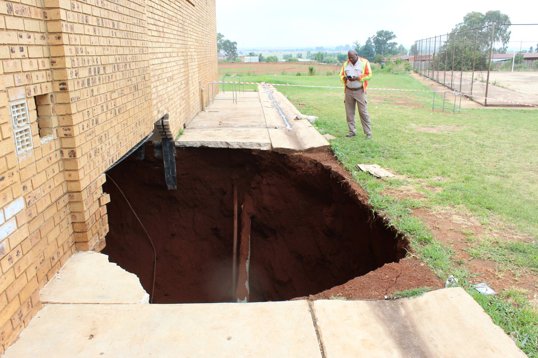 Sinkhole disaster at school | Carletonville Herald