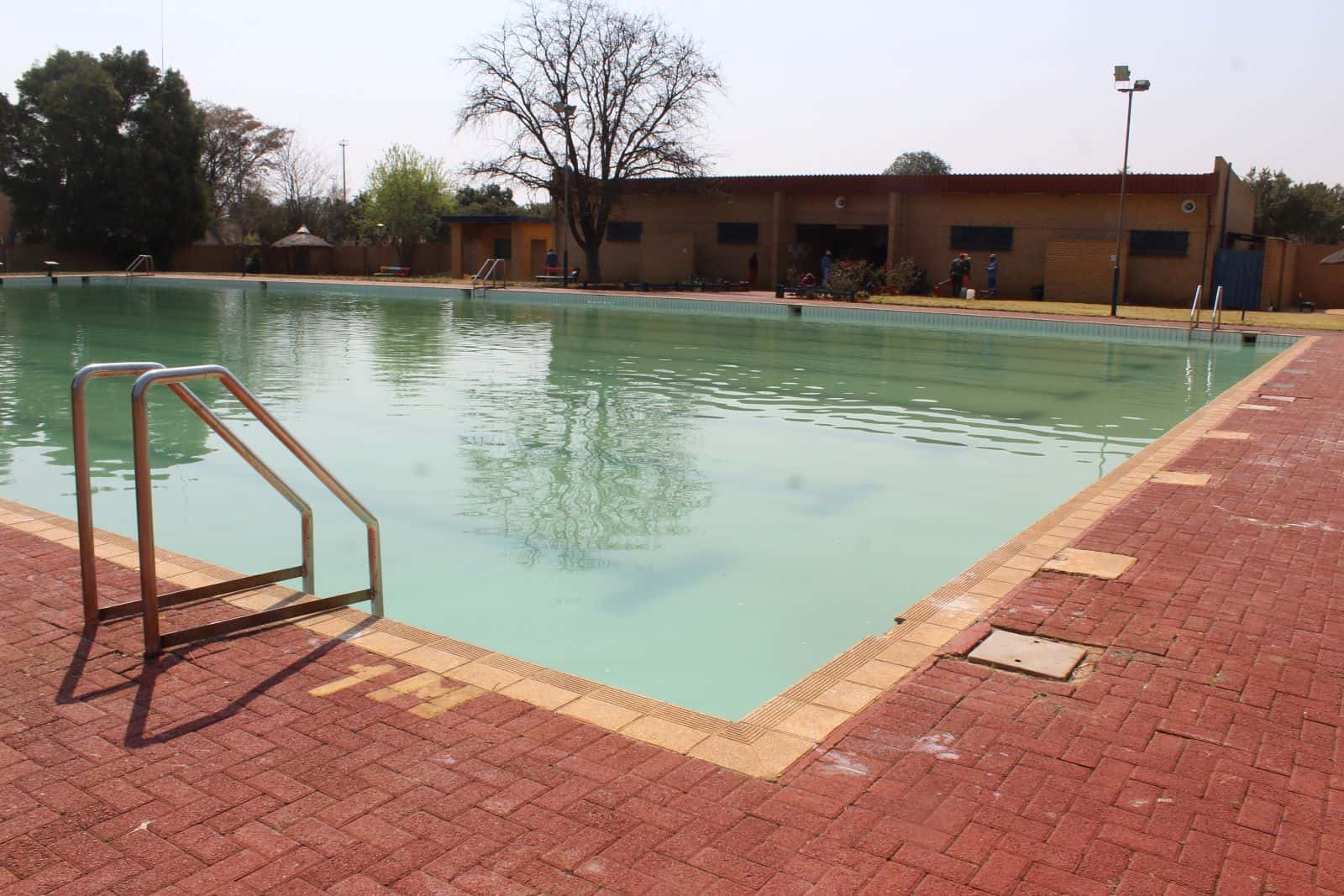 Merafong swimming season starts, but only Carletonville pool is ready ...