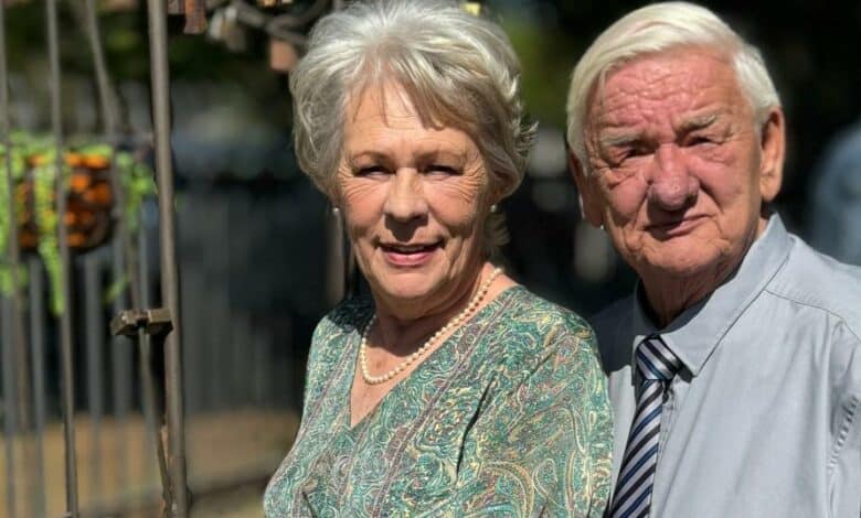 Dié paartjie is ouer, maar hul liefde beslis nie kouer nie! | Parys Gazette