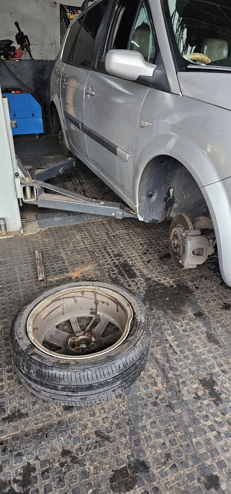 Waarskuwing: Gevaarlike slaggat op N1 laat talle gestrand | Parys Gazette
