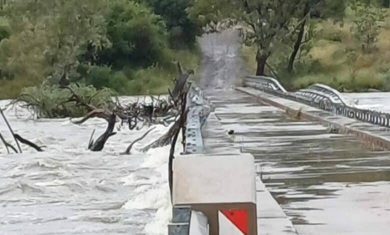 Vaal se water spat vanoggend oor dié brug | Parys Gazette