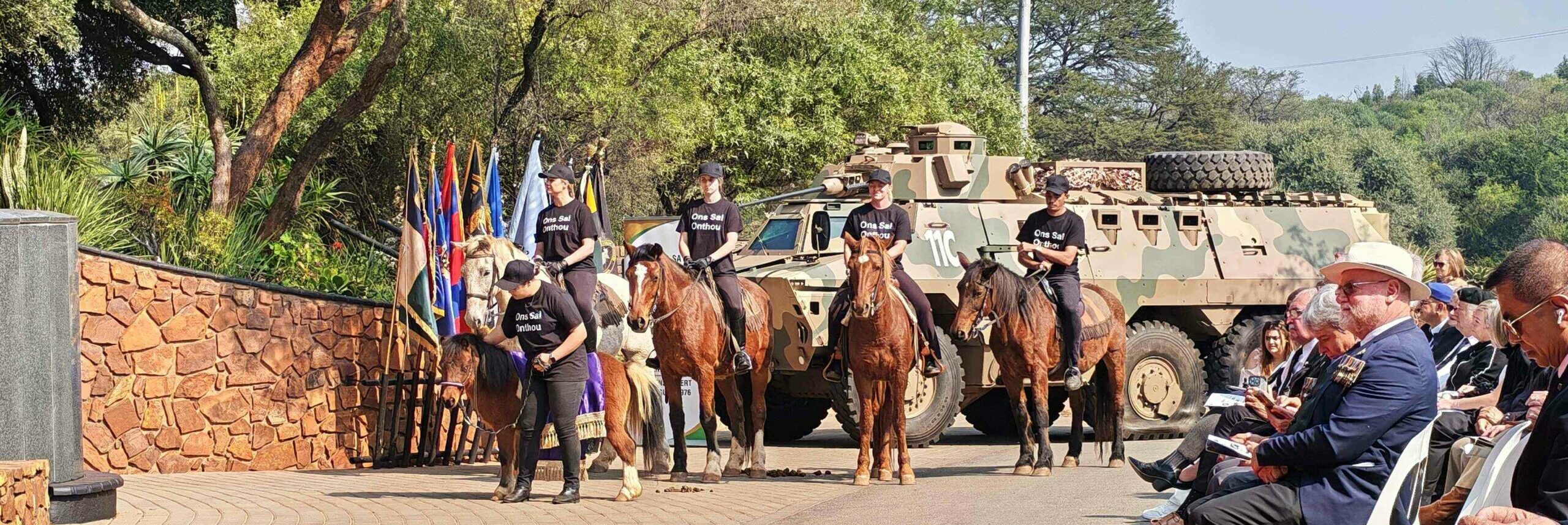 Veterane, families, gemeenskap bring hulde aan soldate | Parys Gazette