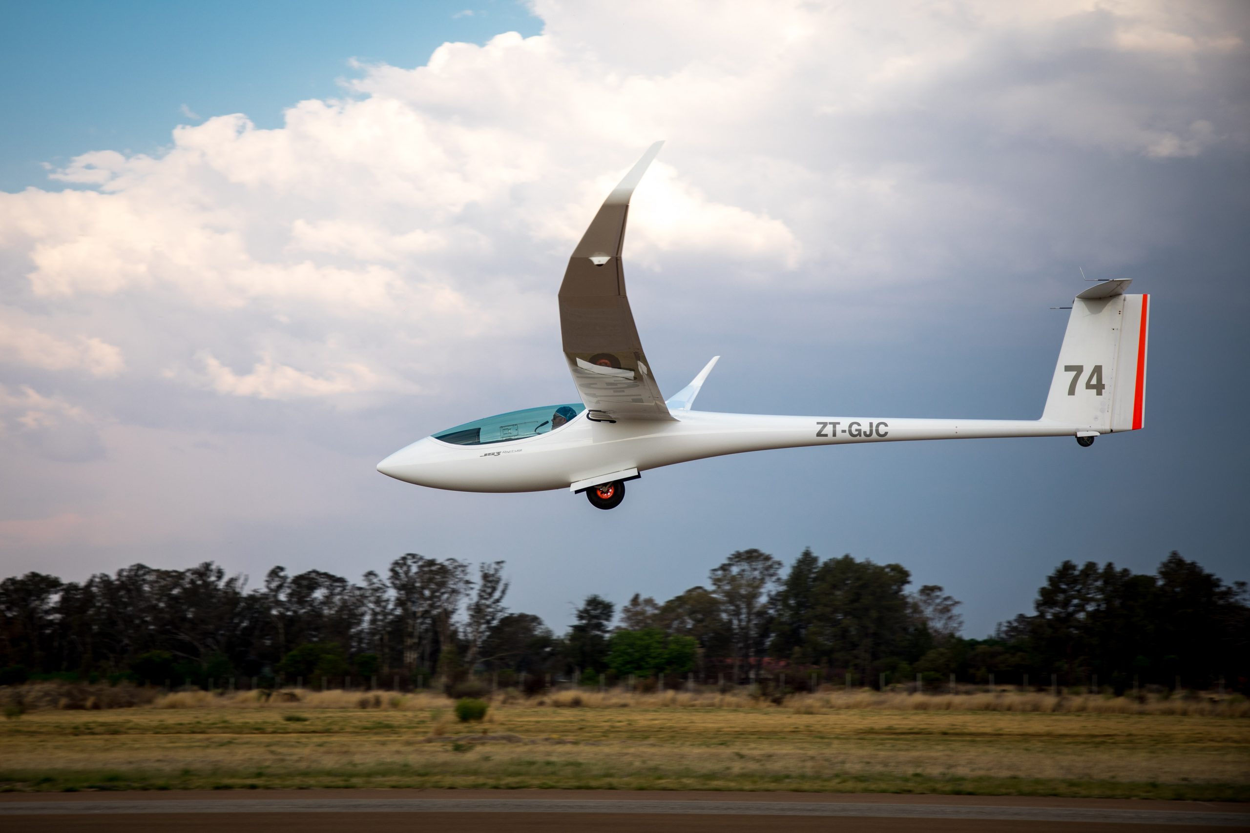 Dicky Daly Jnr and Jonker brothers impress at Sailplane Nationals in ...