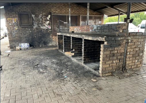 Stalletjies by taxi-staanplek afgebreek om misdaad te bekamp ...