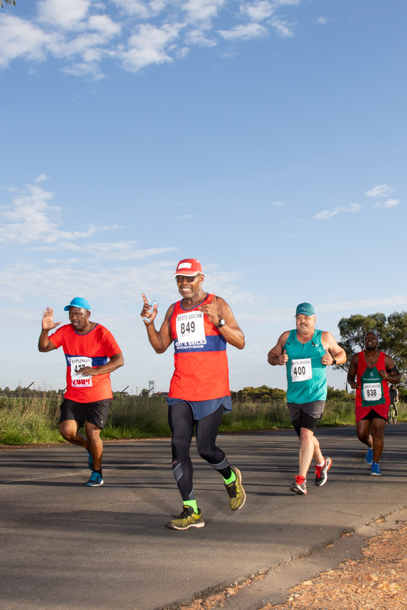 Runners tying their laces for popular Great Brick Run | Potchefstroom ...