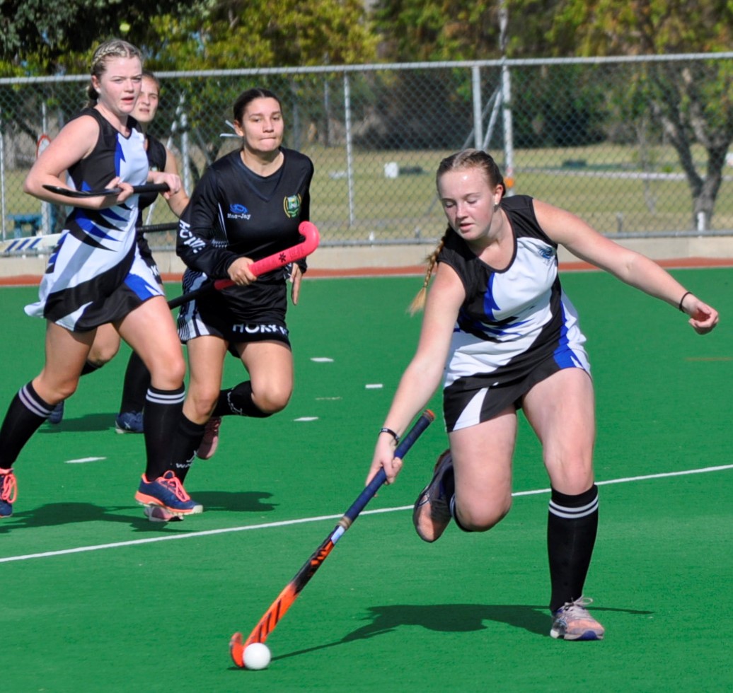 Ferdies se hokkiedogters is NW-naaswenners | Potchefstroom Herald