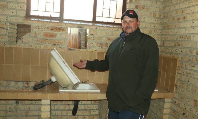 Video: Ablusiegeriewe by Potch Dam onbruikbaar | Potchefstroom Herald