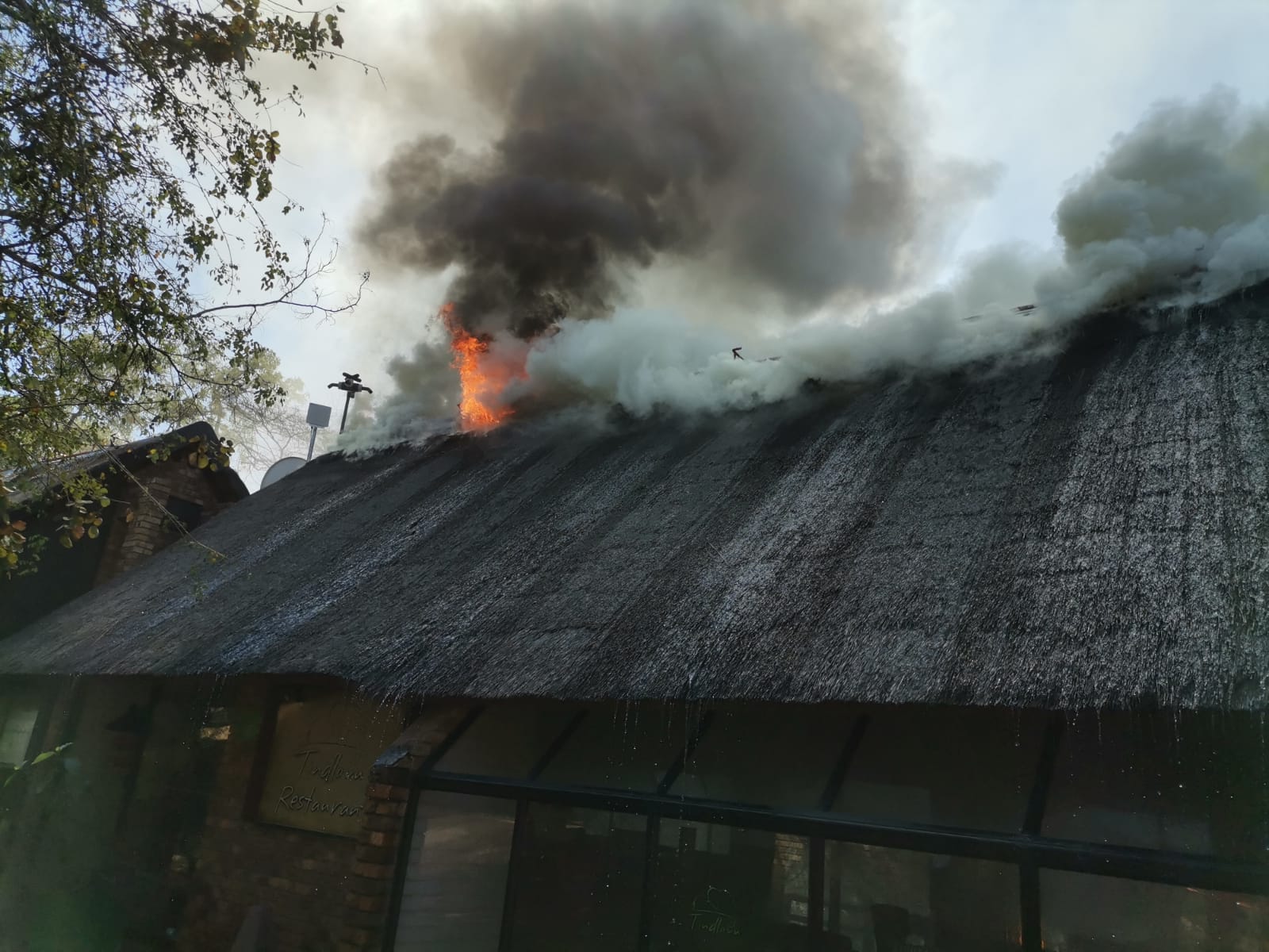 WATCH: Fire breaks out at the Berg en Dal restaurant in Kruger National ...