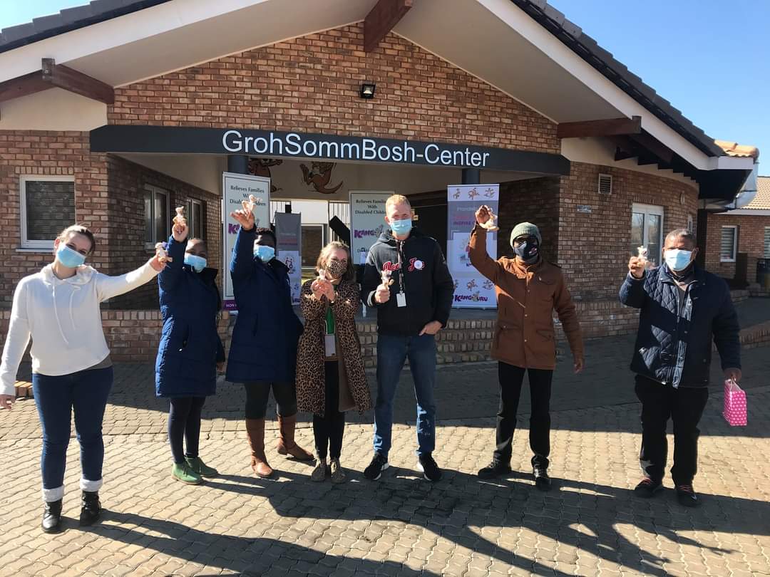 Lynca Meats, Harvestfresh Farms and Midvaal donate food parcels ...