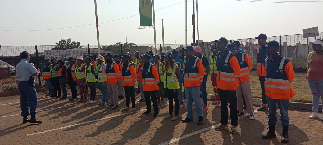 Evaton SAPS searches Qedilizwe learners | Sedibeng Ster