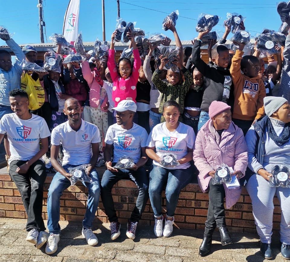 Thabo Rakhale Foundation puts smile to Qhoweng Primary School learners ...