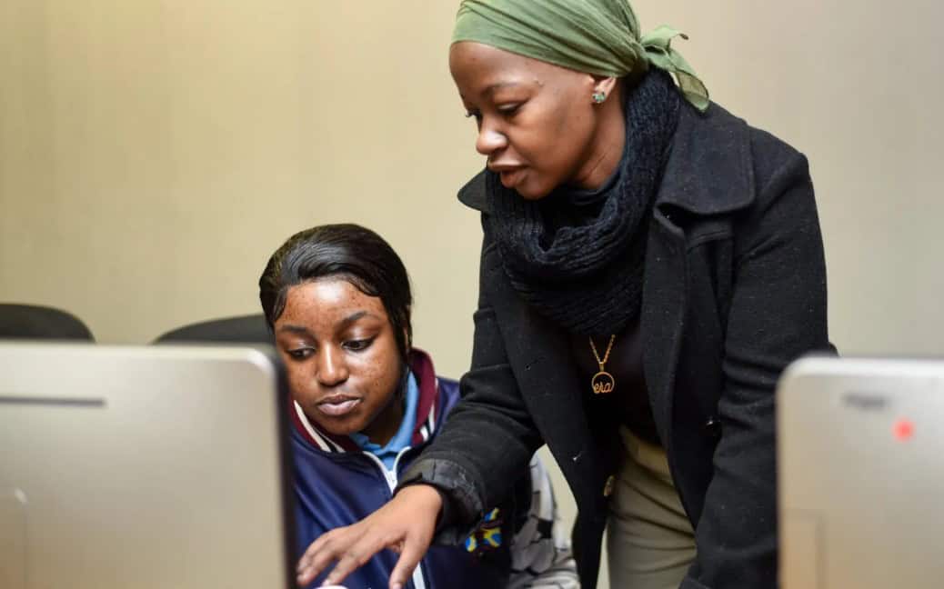 VUT’s computer science unit helps learners apply online | Sedibeng Ster