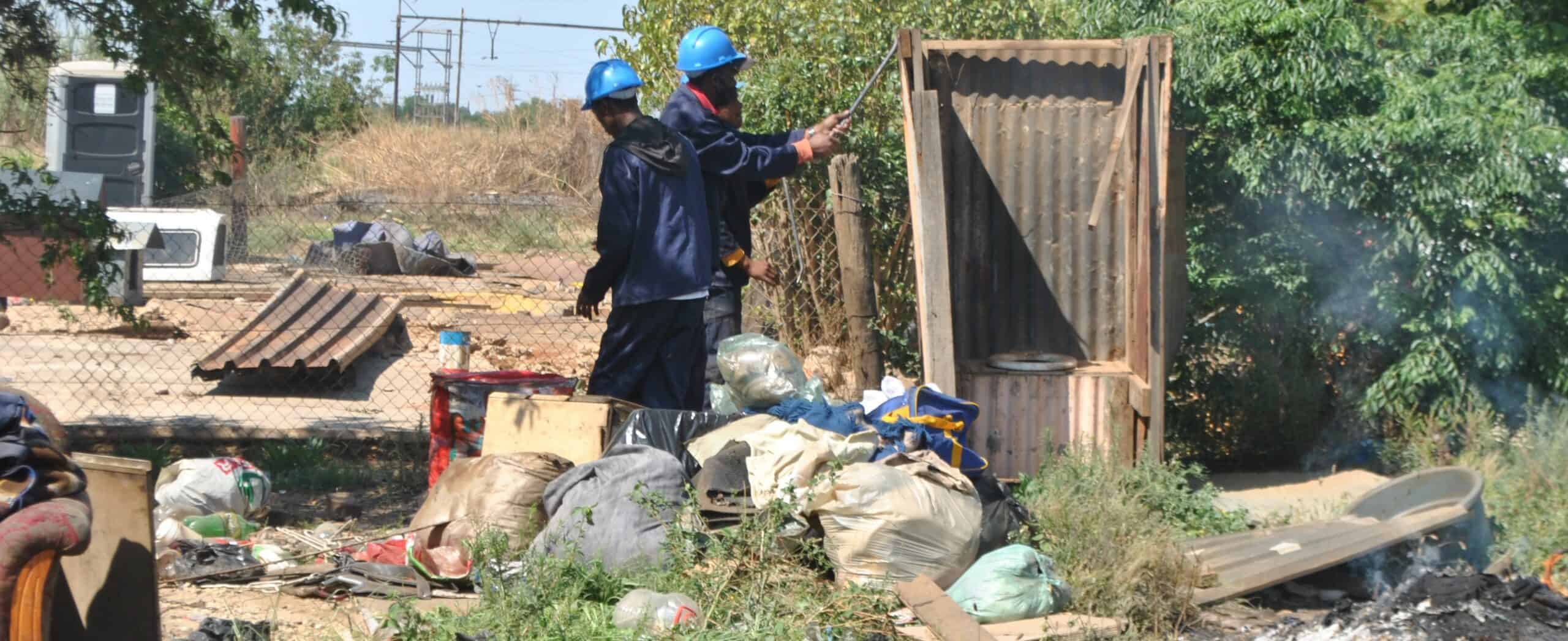 ‘Blue Ants’ evict Boiketlong community | Sedibeng Ster