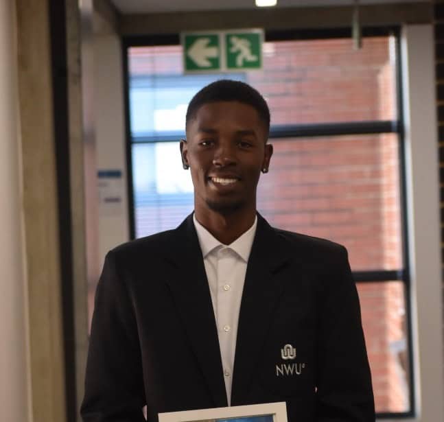 Mkhize finds his voice through contemporary portrait art | Sedibeng Ster
