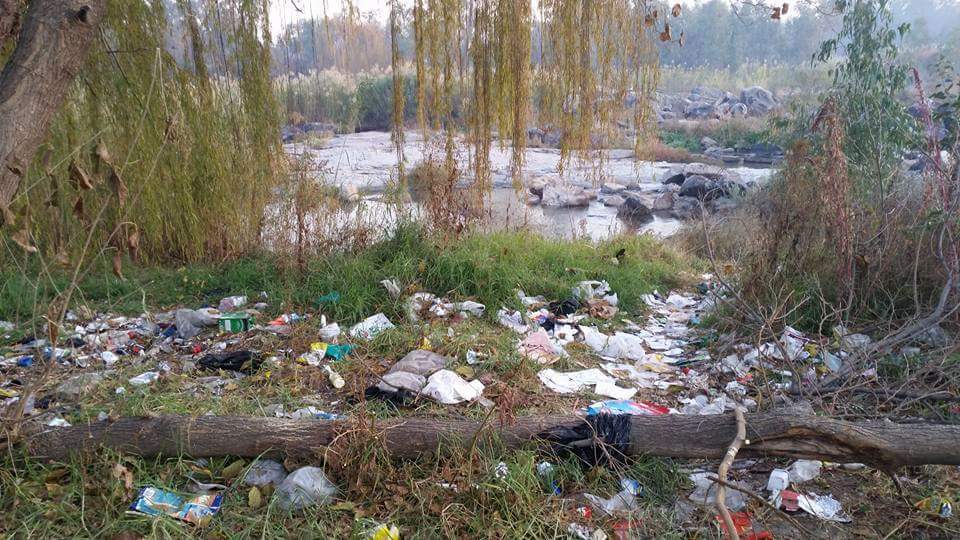 Rommelstrooi-skande langs parkrun-roete | Vaalweekblad