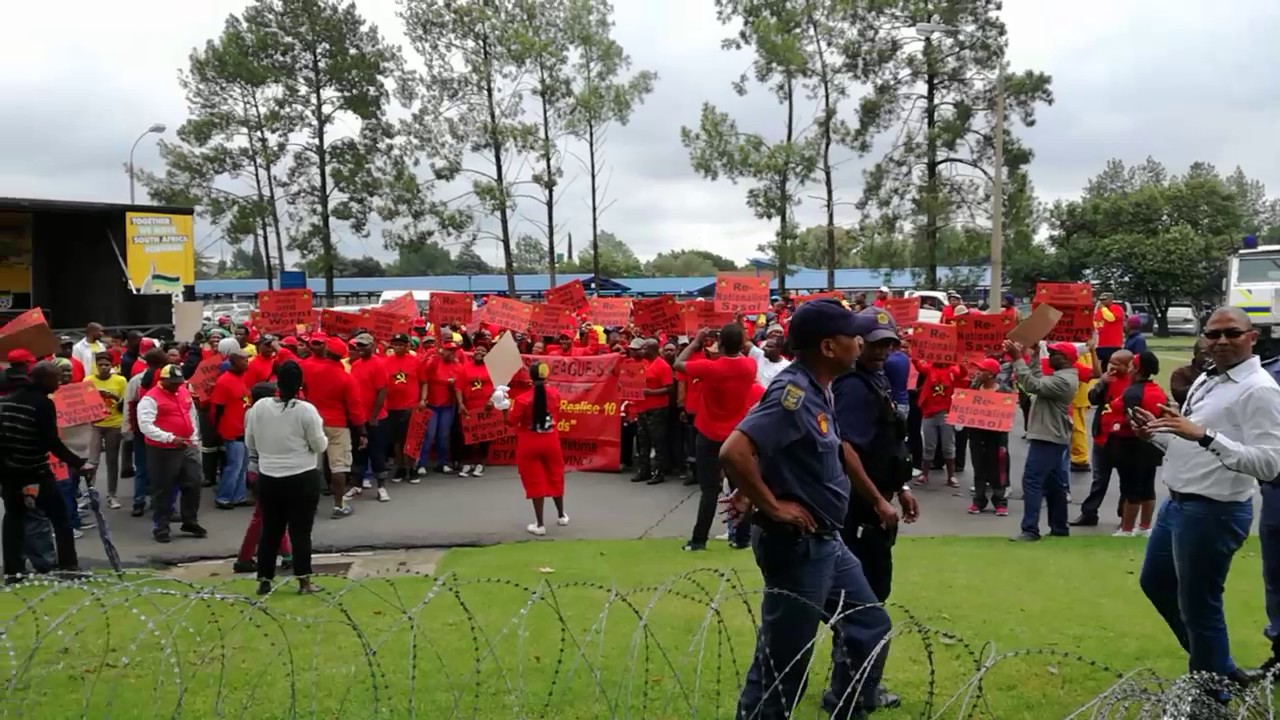 SACP march to Sasol - Photos and Video | Vaalweekblad