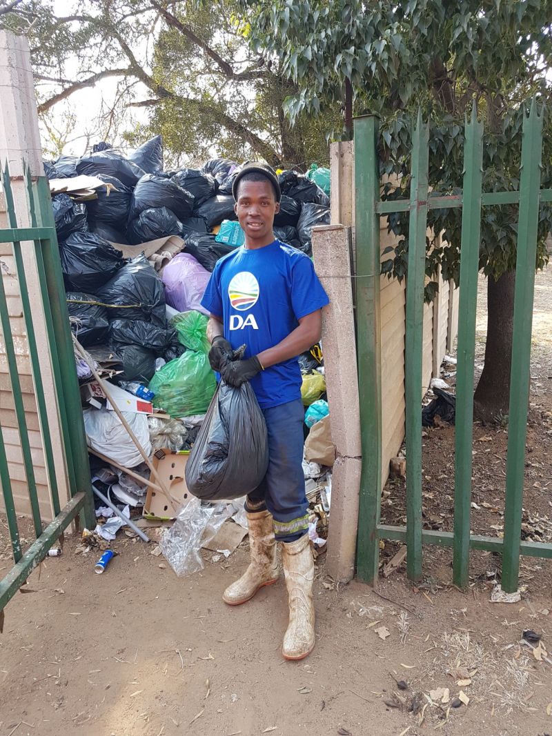 Laat kontrakteurs toe om dorp se vullis te verwyder, vra DA | Vaalweekblad