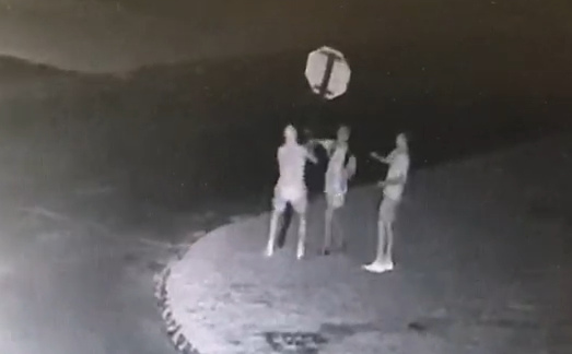 KYK: Vandale ruk en pluk stopteken dat dit skoon skeef staan | Vaalweekblad