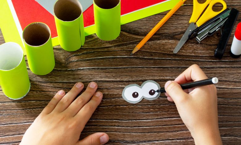 Make a robot and galaxy dust playdough with your kids | Vaalweekblad