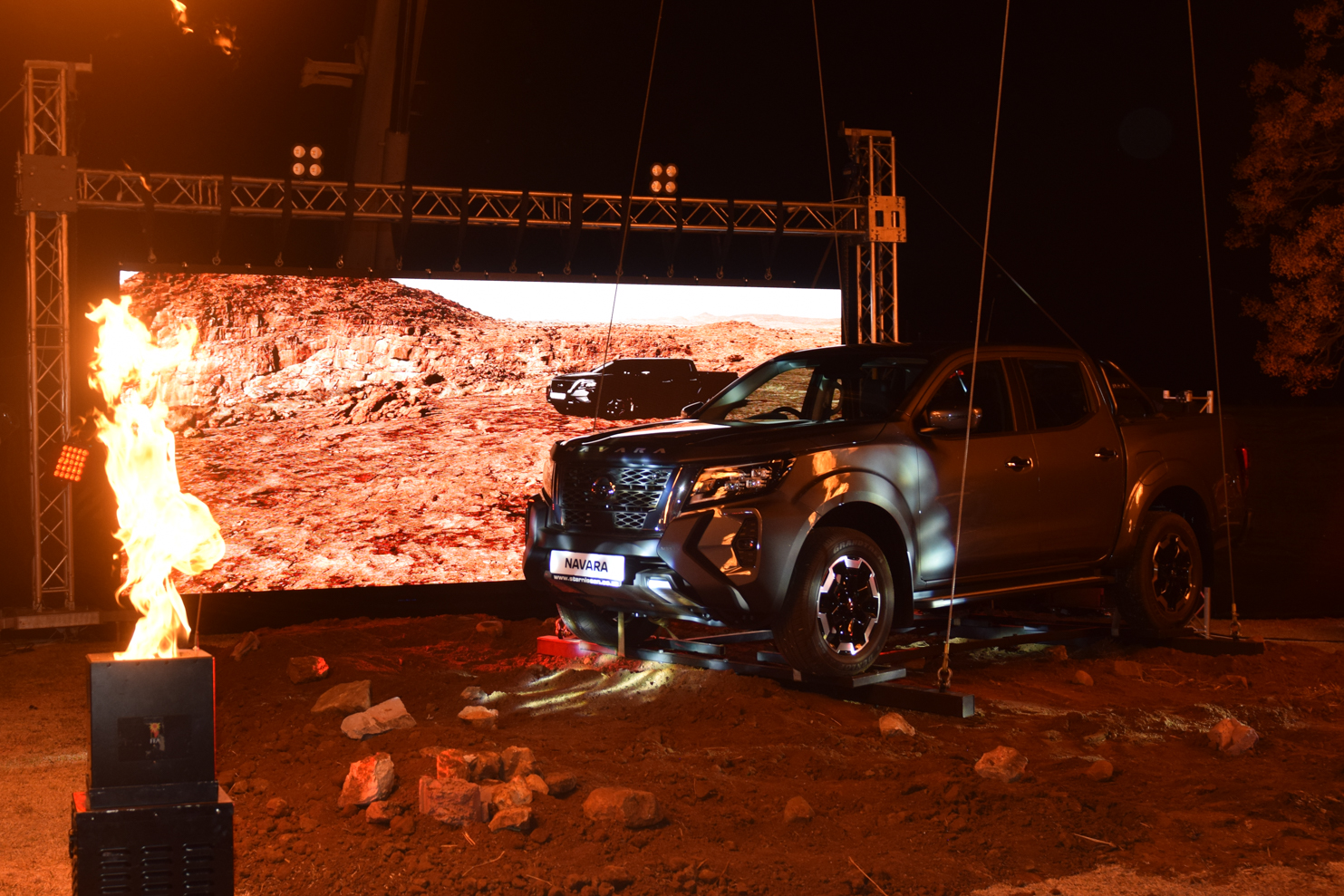 Star Nissan's New Navara has landed... on ‘Mars’! | Vaalweekblad