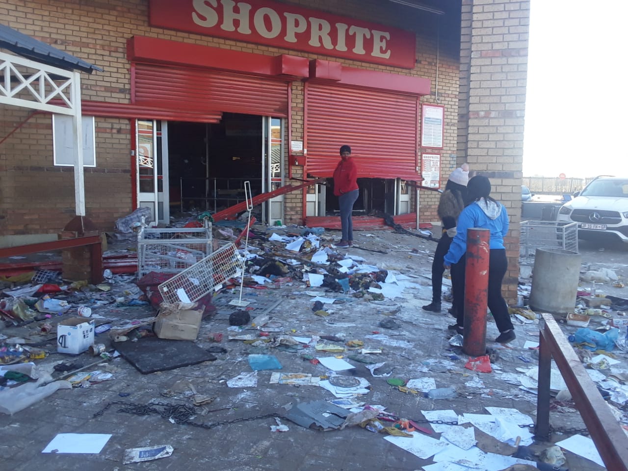 Video: Sebokeng-plunderaars laat spoor van verwoesting | Vaalweekblad